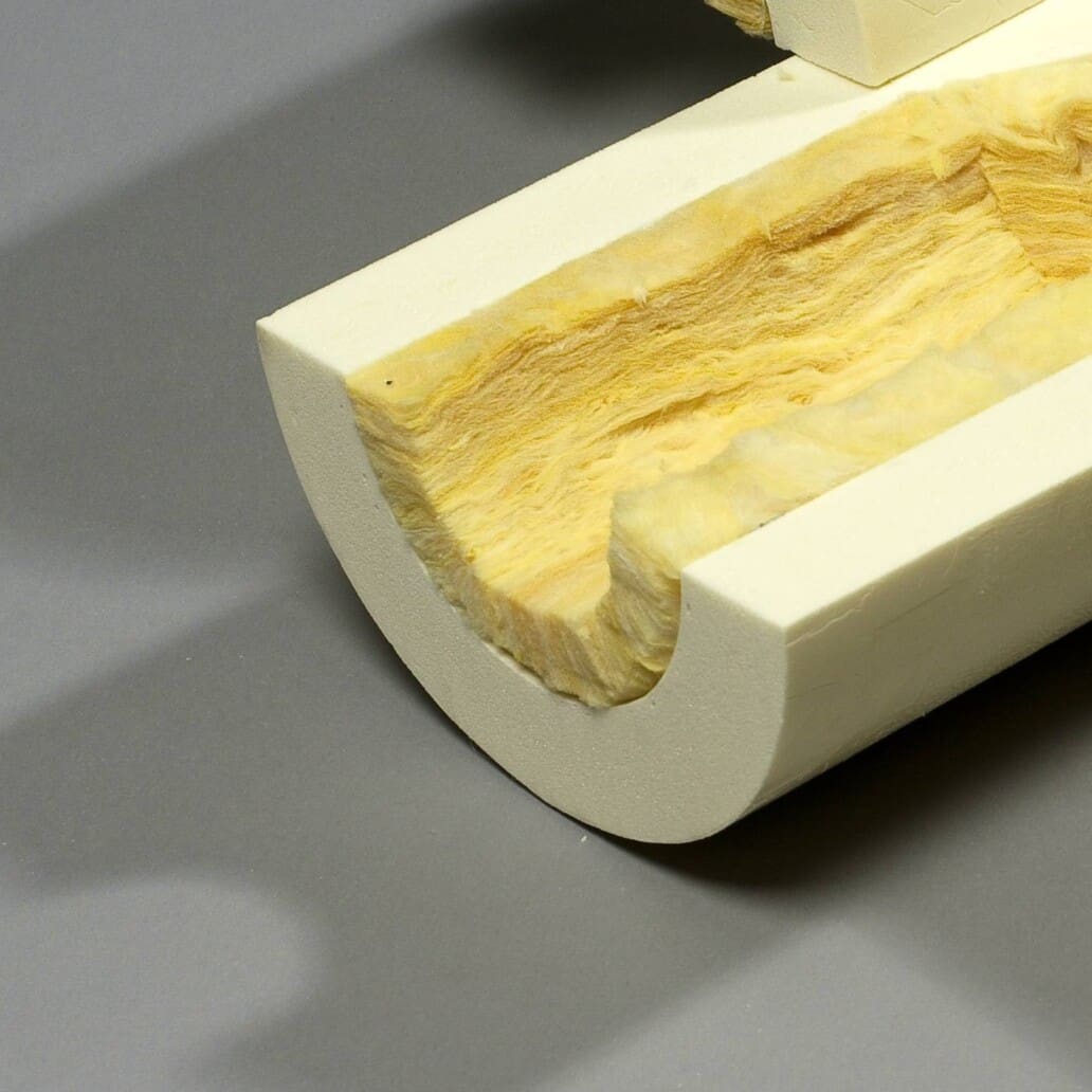 Polyurethane pipe insulation with inner wool protection
